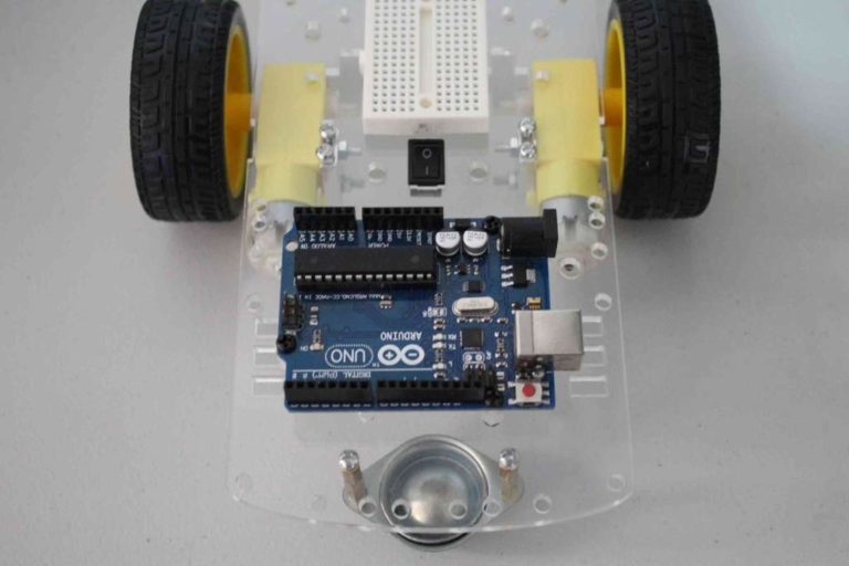 Robot seguidor de línea para Arduino - EcuaRobot Robot seguidor de línea para Arduino - EcuaRobot