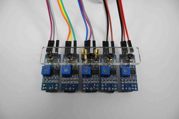 Robot seguidor de línea para Arduino - EcuaRobot