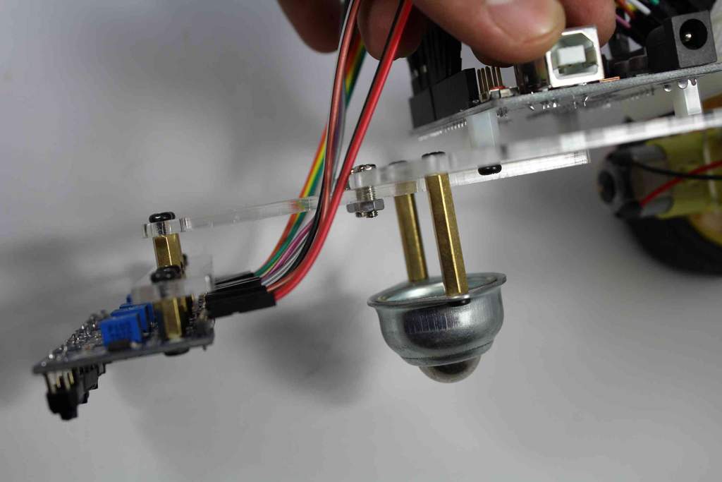 Robot seguidor de línea para Arduino - EcuaRobot