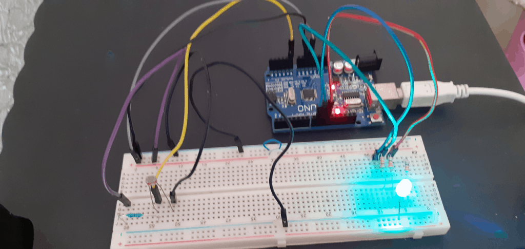 Crea una lámpara de colores RGB con Arduino y una foto resistencia - EcuaRobot